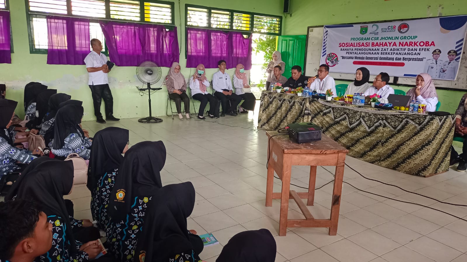 Sosialisasi Bahaya Narkoba dan HIV/AIDS untuk Siswa Sekolah